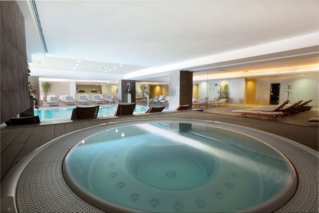 TOP 12 Cazari cu Piscina si Spa in Sinaia - Zi libera